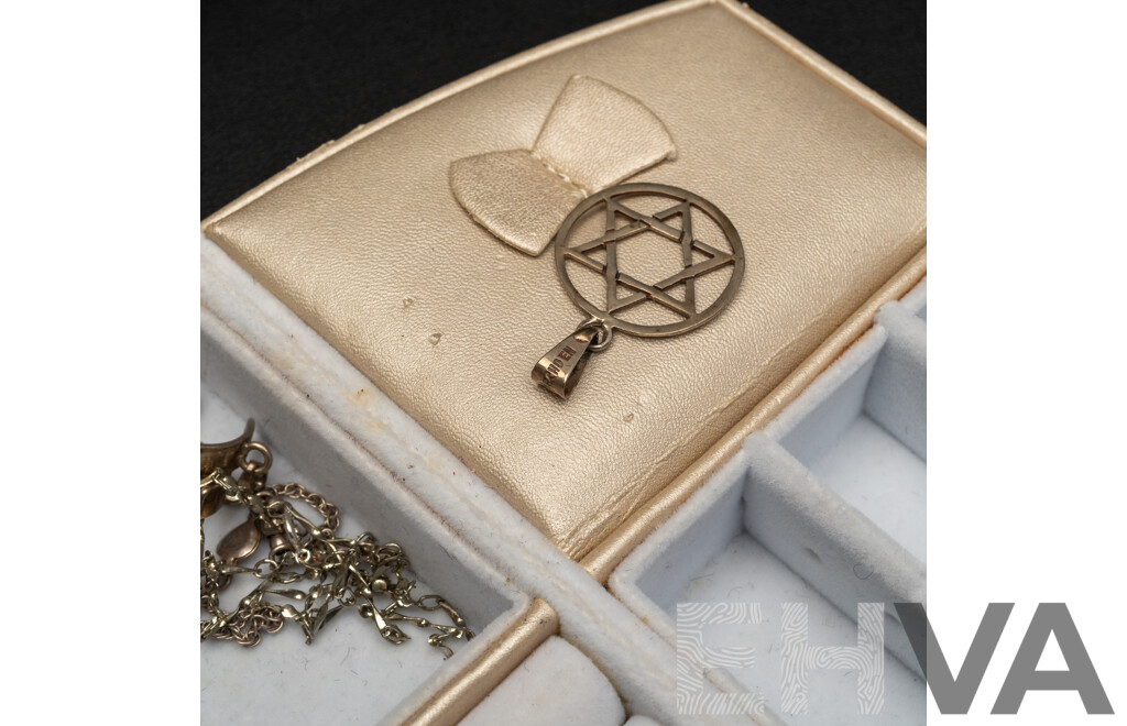 Collection of Sterling Silver Jewellery - Lot 1636692 | EHVA