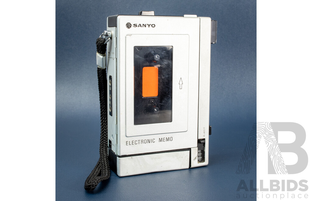 Sanyo TRC 2000 Portable Cassette - Lot 1638393 | ALLBIDS